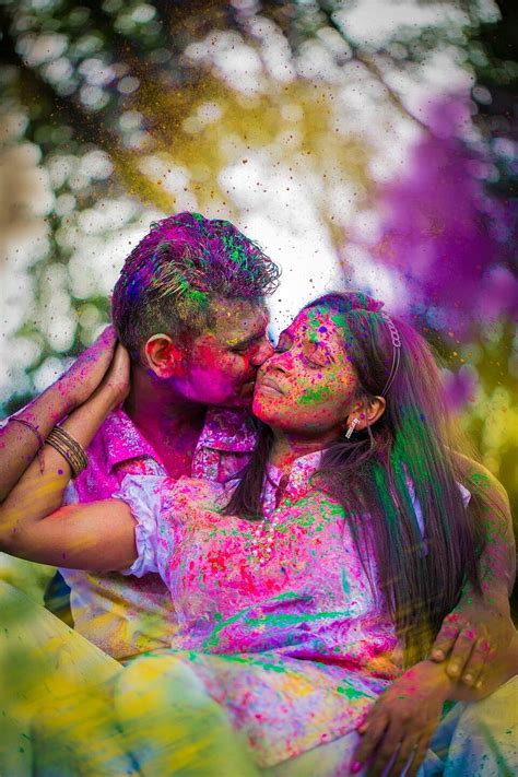 Update More Than 84 Holi Poses For Couples Super Hot Nanoginkgobiloba Vn