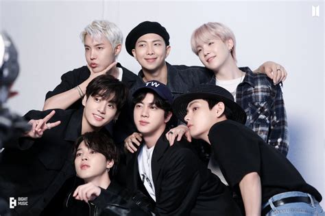 Bts Community Posts 우리 방탄소년단 여러분들이 함께해주셔서 너무 감사하고 우리의 존재가 여러분들을 편안하게