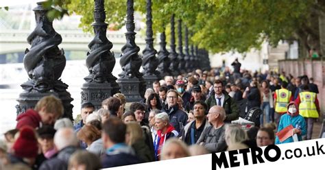 Queues Build Up To See Queen Lying In State But Risk Being Soaked With