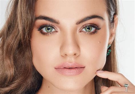How To Put On Eye Makeup For Green Eyes Makeup Vidalondon