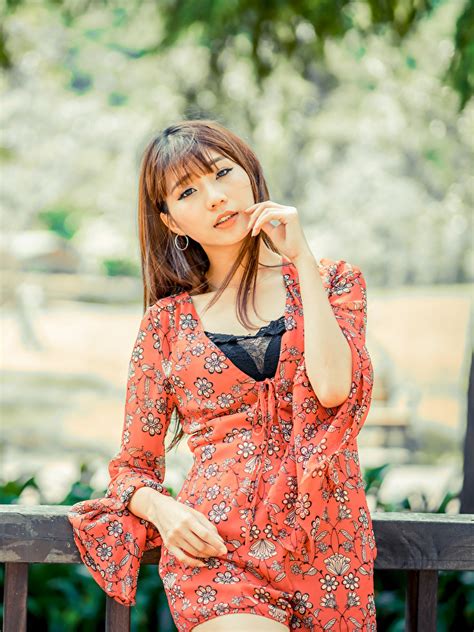 壁紙、600x800、アジア人、ボケ写真、茶色の髪の女性、凝視、少女、ダウンロード、写真