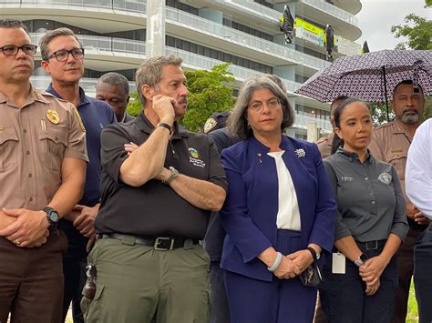 Se Derrumbó Un Edificio Residencial En Miami Al Menos Un Muerto Y 99
