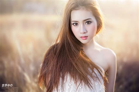 Elegant Asian Woman Hd Wallpaper By Komkrit Charoen