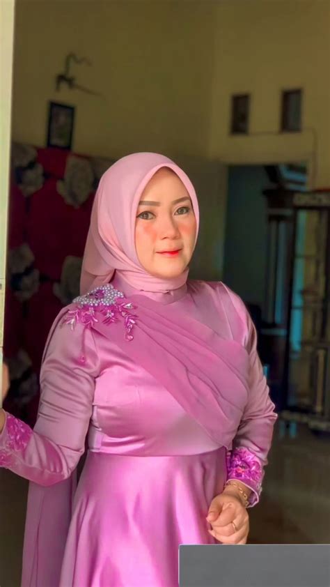 Wulan On Twitter Ini Bude Sri Setelah Di Make Up Kok Jadi Sange