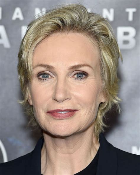 30 Easy Hairstyles For Older Women Over 50 To 60 Short Bob Pixie