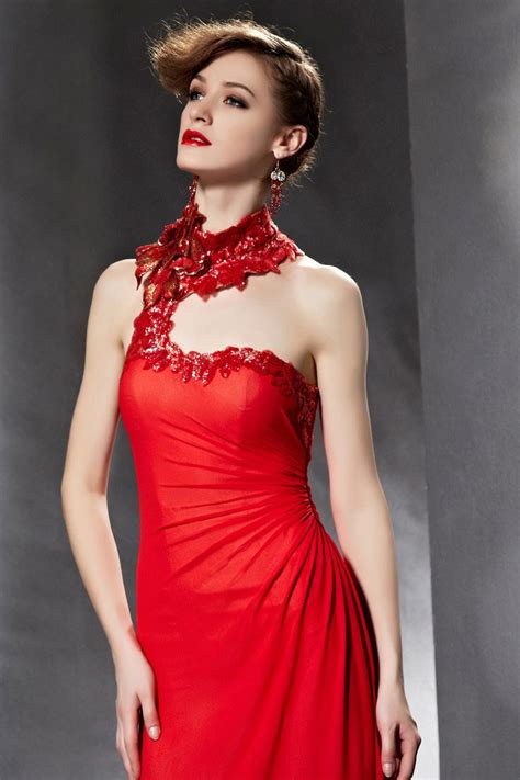 Robe Soirée Rouge Longue à Col Montant Ornée Des Fleurs Jmrouge Fr