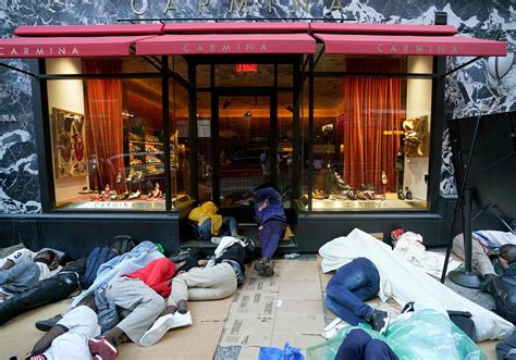 Migrants On Streets As New York City Fails To Provide Shelter Daily Sabah
