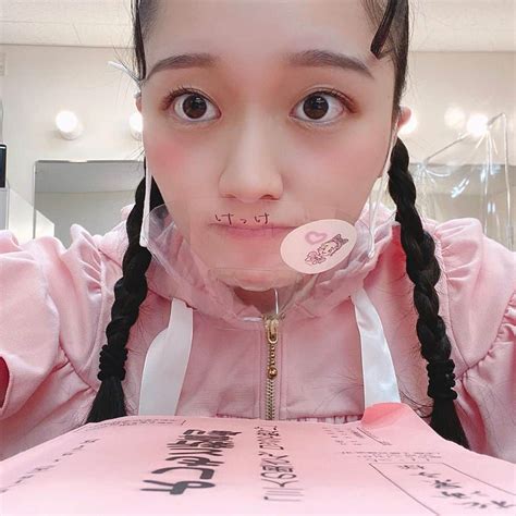 松浦景子さんのインスタグラム写真 松浦景子instagram 「今週の新喜劇は台本も衣装もピンクです💕 9 21までやってます〜🎀