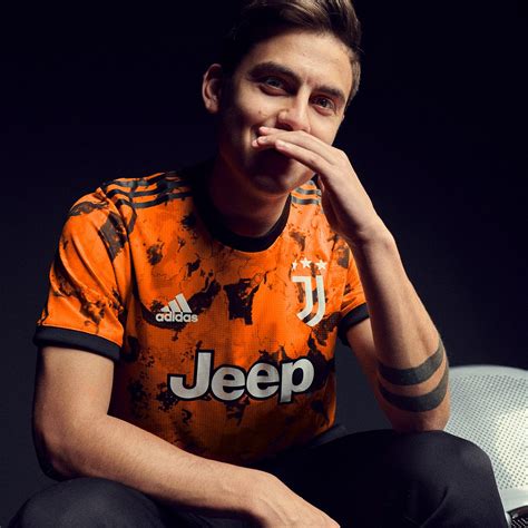 Terza Maglia Juventus 2020 2021 Foto E Video Jmania It