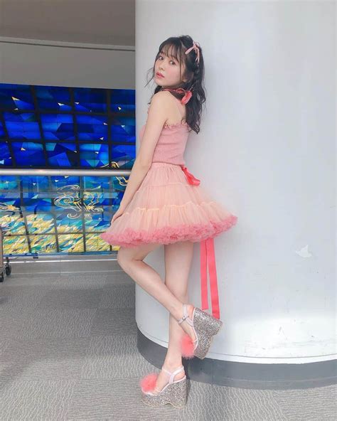 久間田琳加さんのインスタグラム写真 久間田琳加instagram 「素敵な衣装にヘアメイクありがとうございました😻 Seventeen