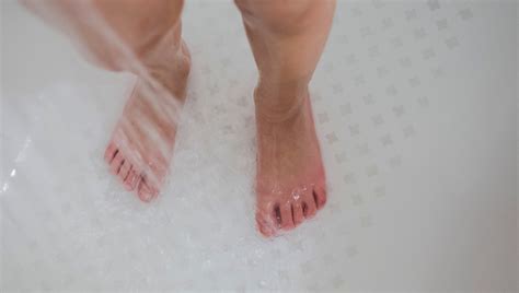 Doctor Warns Why You Should Never Pee In The Shower Iheart