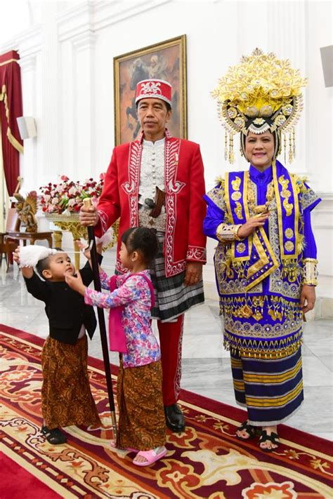 Presiden Jokowi Kenakan Baju Adat Buton Pada Hut Ke 77 Kemerdekaan Ri