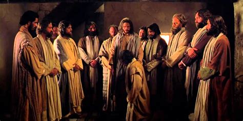 Jesús Llama A Los Doce Apóstoles Para Predicar Y Bendecir A La Gente