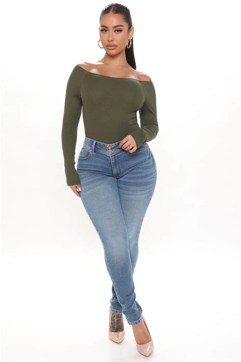 Checkin Out The Booty Lifting Skinny Jeans Medium Blue Wash