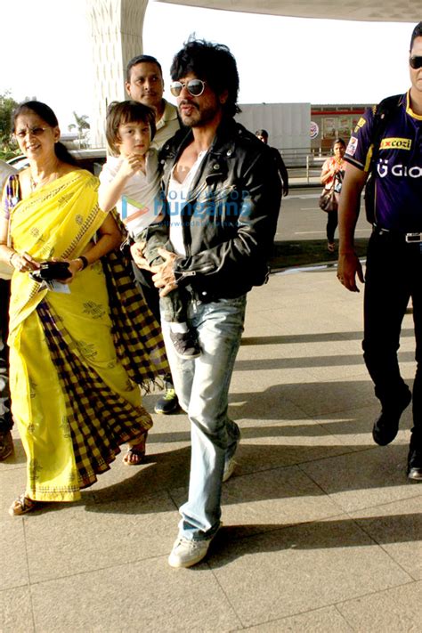 Shah Rukh Khan Abram And Gauri Khan Snapped At The Airport Abram Khan