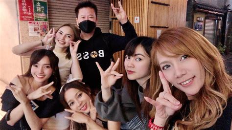 タイ人美女とタイレストランに行ったら歌って踊って凄いことになる【live】 Youtube