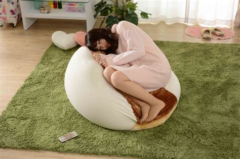 ”人をダメにする食パン”ビーズクッション、ヴィレヴァンオンラインにて発売開始！ Zdnet Japan