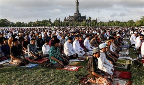 What Is Eid 2016 How Are Muslims Celebrating The End Of Ramadan