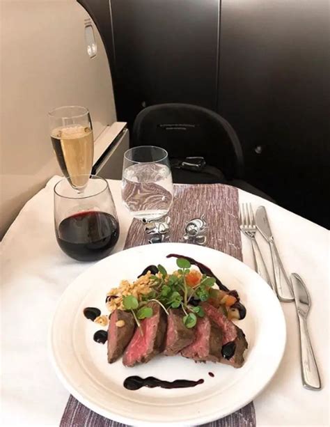 16 Comparaciones Entre La Comida De Primera Clase Y Clase Económica De