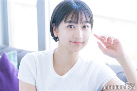 画像2 17 榎原依那「胸の大きさがコンプレックスだった」デビューから完全無欠 グラビア挑戦のうらにあった決意を語る＜モデルプレス