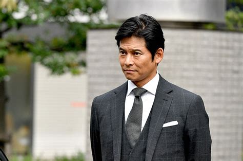 織田裕二がiq246の天才探偵役に！ディーン・フジオカや土屋太鳳との絡みも見逃せないミステリー「iq246〜華麗なる事件簿〜」｜スカパー