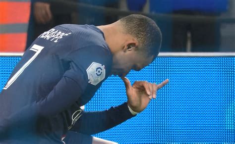 Kylian Mbappé Pour Le Doublé Sur Une Passe Lobée De Messi Om 0 3 Psg