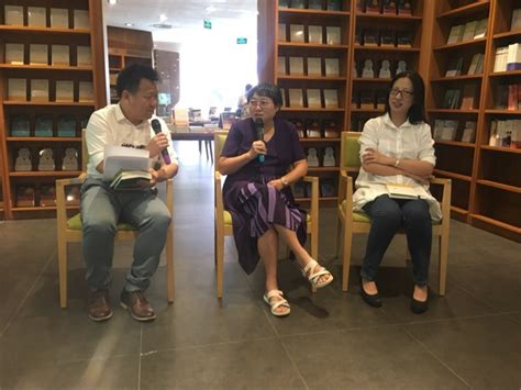李银河谈王小波：做同性恋研究时曾去厕所偷拍 凤凰文化
