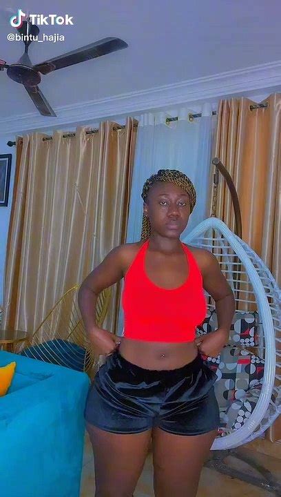 Bhadie Kelly Battue Par Hajia Bintu La Femme Aux Plus Grosses Fesses Du