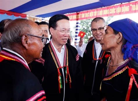 Giương Cao Ngọn Cờ đại đoàn Kết Toàn Dân Tộc Xây Dựng đất Nước Giàu Mạnh