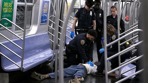 Manhattan Da Bragg Investigating After Aggressive Homeless Man On Nyc
