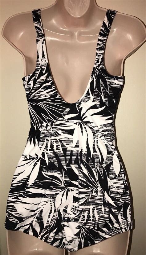 Croft And Barrow Womens Tummy Slimmer One Piece Swimsuit Black White