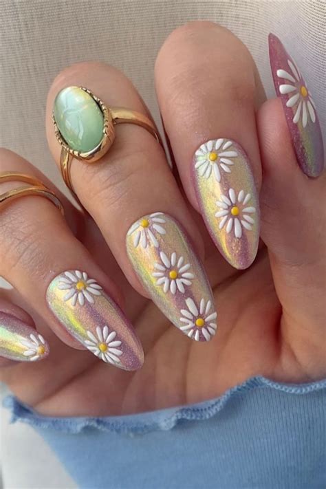 38 Trendy Almond Shaped Nail Art For Summer Nails 2021