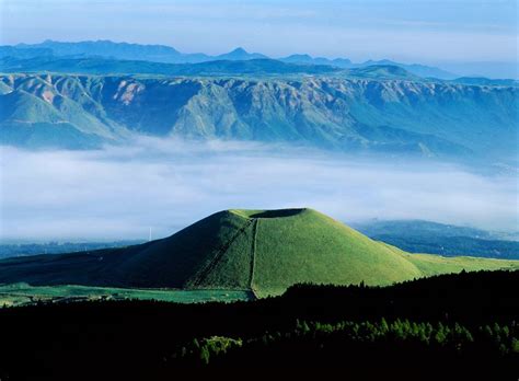 まるで緑のビロード！熊本・阿蘇で絶対見るべき絶景5選 熊本県 トラベルjp 旅行ガイド