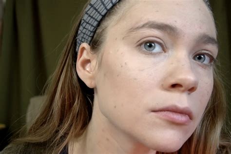 Tutorial How To Create Fake Freckles With Eyeliner Pencils