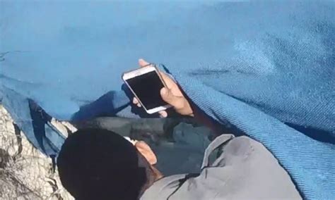 תביעה נגד המשטרה שוטרים צילמו ילדים ללא בגדים בחדרי חרדים