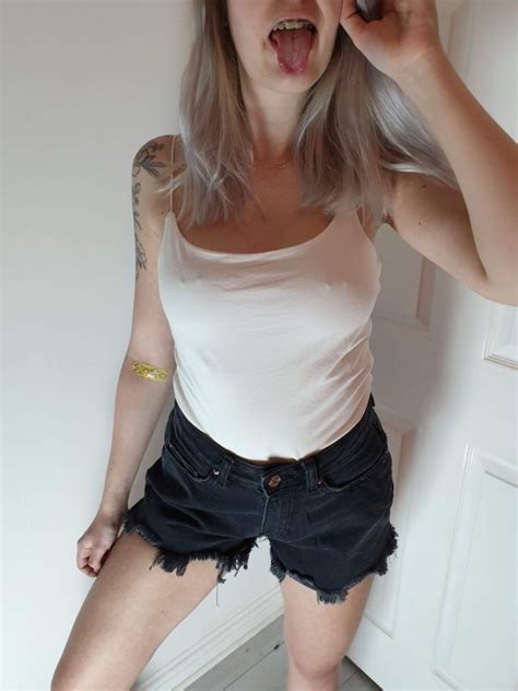 30 Sexy Girls With Piercing Barnorama