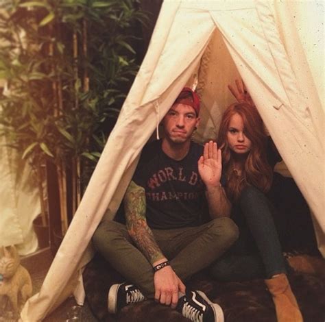 Debby Ryan And Josh Dun Are Dating Again Twenty One Pilots Debby