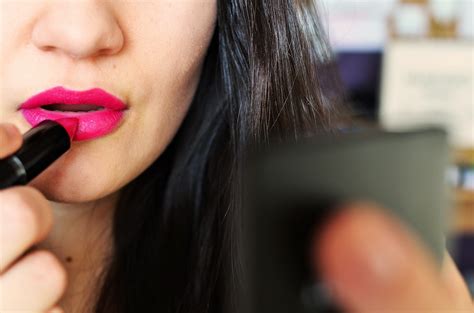 7 Lipstick Hacks You Need To Know To Up Your Lip Game — Videos
