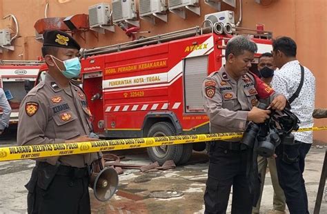 6 Orang Mati Lemas Akibat Kebakaran Tempat Karaoke Di Tegal