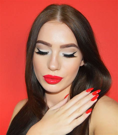 Classic Pin Up Makeup Look Laura Badura