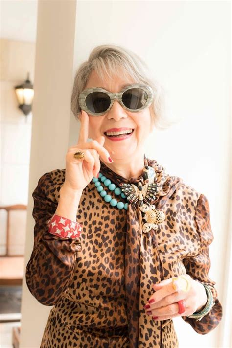 84歳のファッションリーダー草笛光子のクローゼットを紹介する新刊発売 ファッション シニアファッション ファッションスタイル