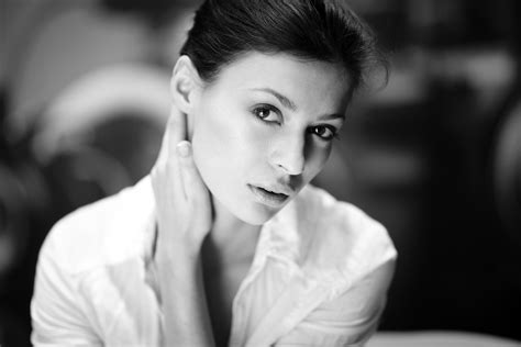 フリー画像 人物写真 女性ポートレイト 白人女性 モノクロ写真 フリー素材 画像素材なら！無料・フリー写真素材のフリーフォト