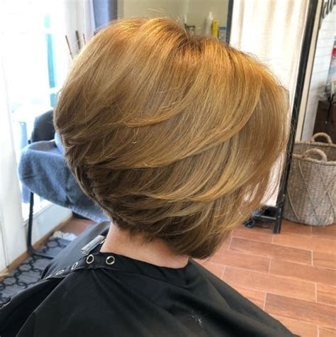 30 Miraculously Perfect Feathered Hair Styles For 2024