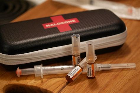 Handing Out Naloxone Doesnt Fix Opioid Crisis U Of T Researchers