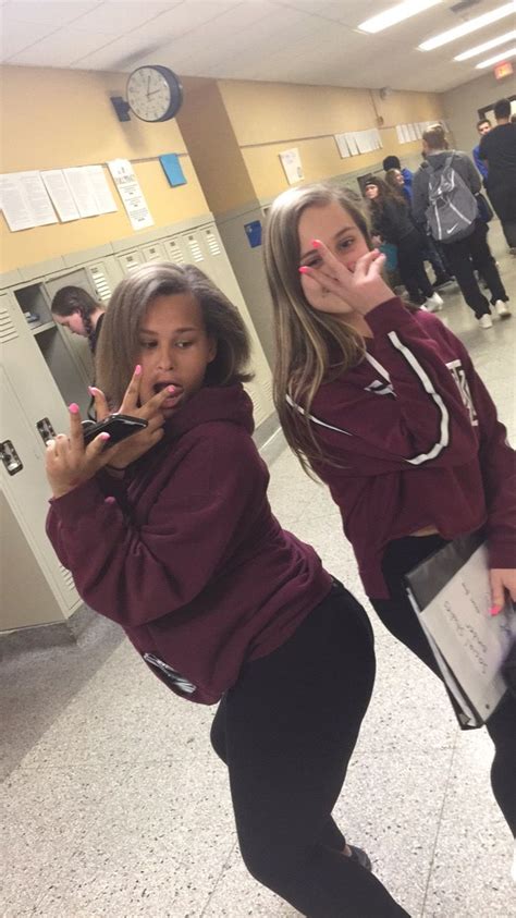 Pin By Be💯💯💯 On Bestfriend Goals Best Friend Goals Mirror Selfie