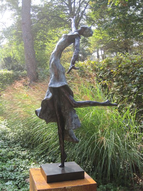 Bronzen Beeld Voor De Tuin Bronzen Tuinbeeld Beeld In De Tuin