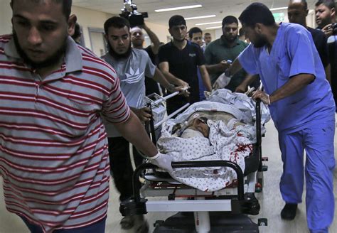 ننشر صور استشهاد فلسطينى وإصابة آخرين فى قصف إسرائيلى جنوب غزة اليوم