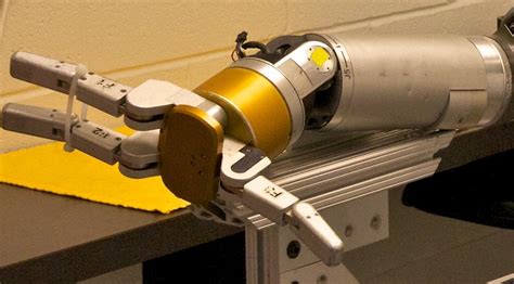barrett hand vs robotiq adaptive gripper