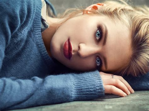 1024x768 Blue Eyes Girl Wallpaper 1024x768 Resolution Hd 4k Wallpapers