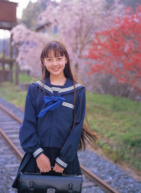 冈本奈月「奈月的四季」写真集（2002）